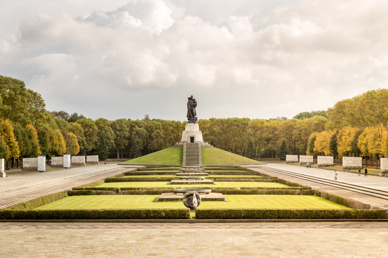 Berlin's Beautiful Parks & Green Spaces - Me gusta volar